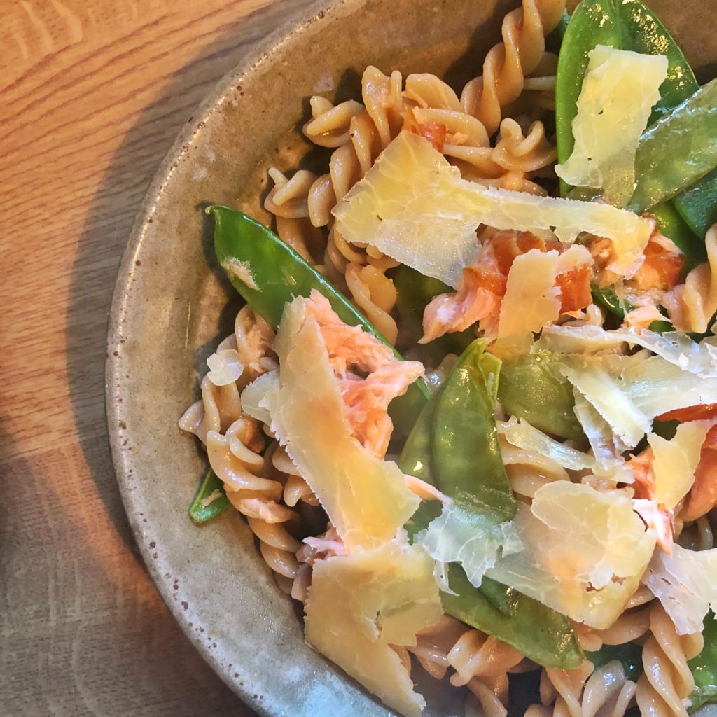Hot Smoked Salmon and Sweet Chilli Pasta - Indie Fude